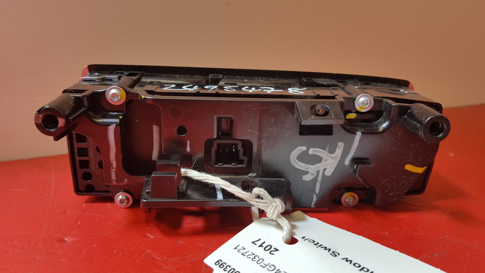 Elect. Window Switch Model X Tesla 2017