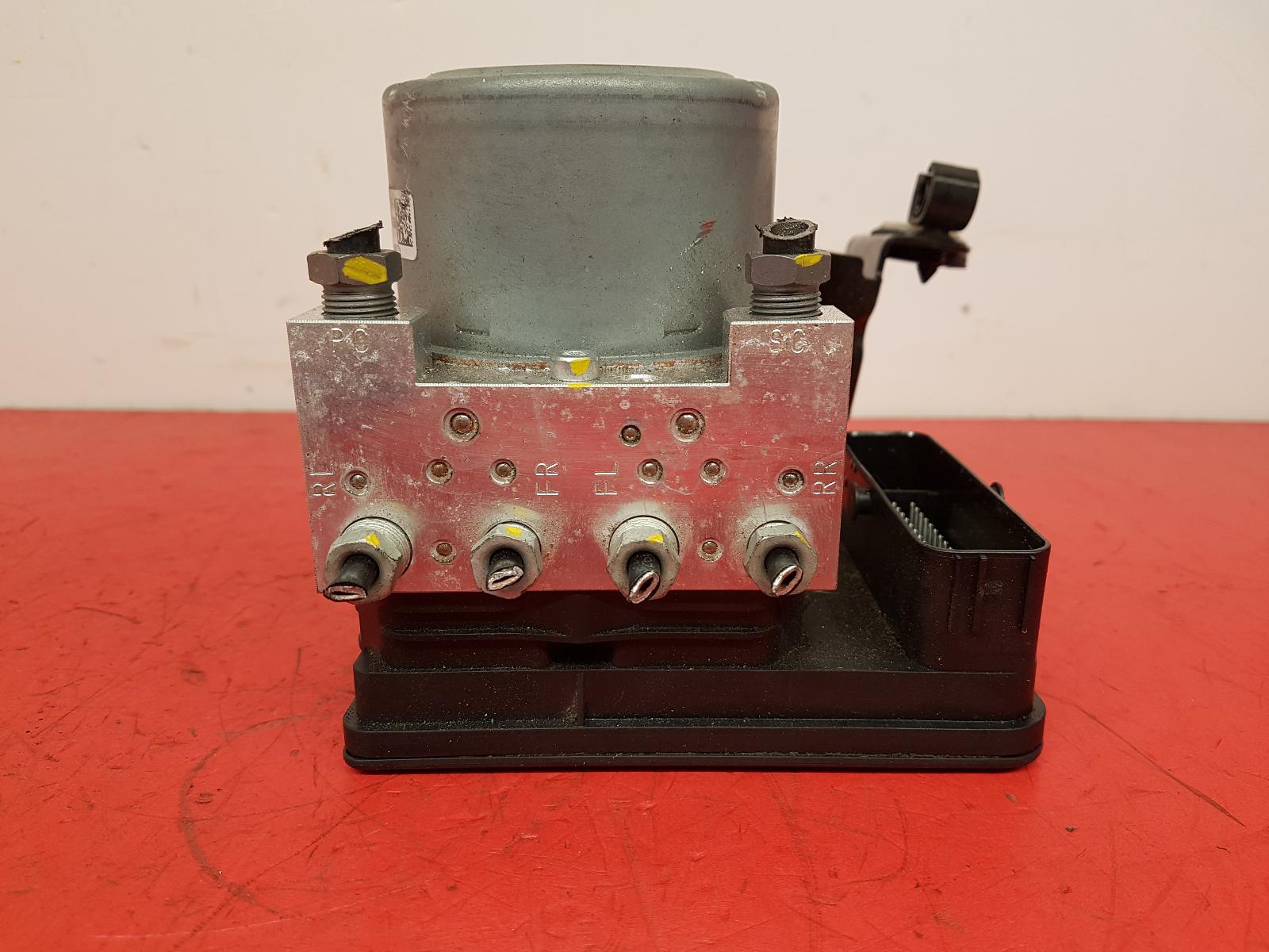 ABS Pump/Modulator Range Rover Evoque Land Rover 2015