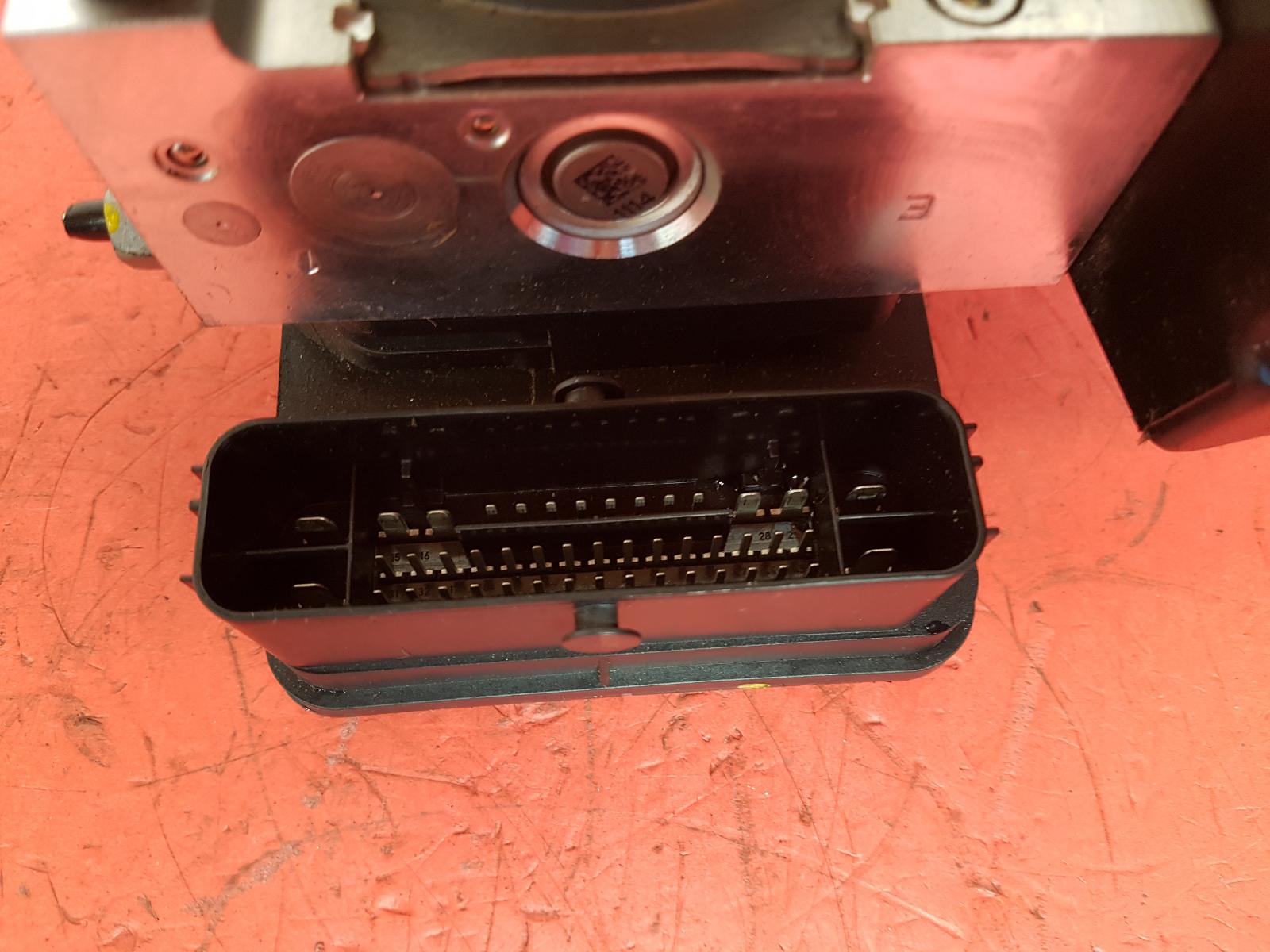 ABS Pump/Modulator Range Rover Evoque Land Rover 2015