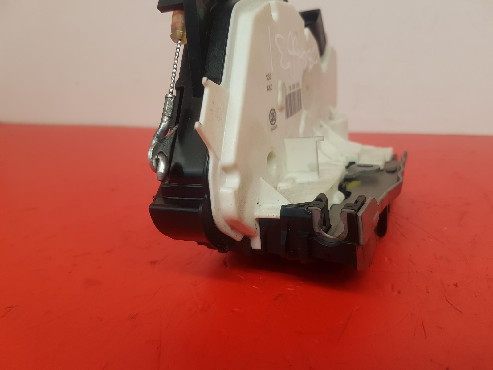 Door Lock Assembly Up Volkswagen 2016