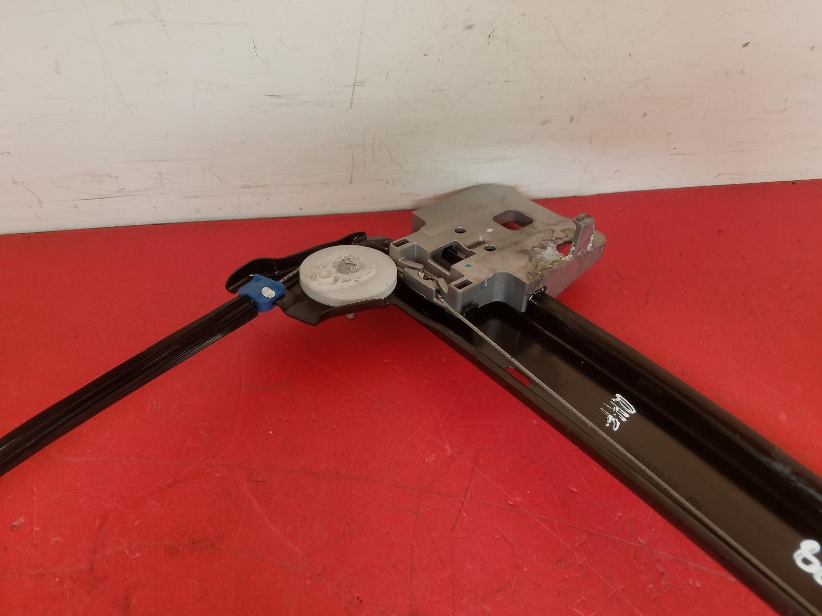 RF Window Regulator Model 3 Tesla 2021