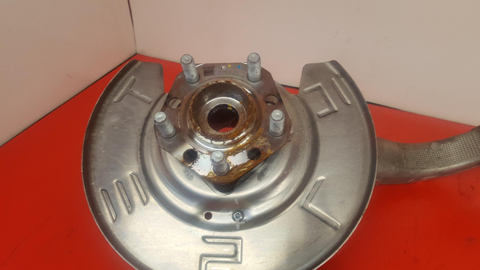 RF Hub/Stub Axle Assembly Model 3 Tesla 2021