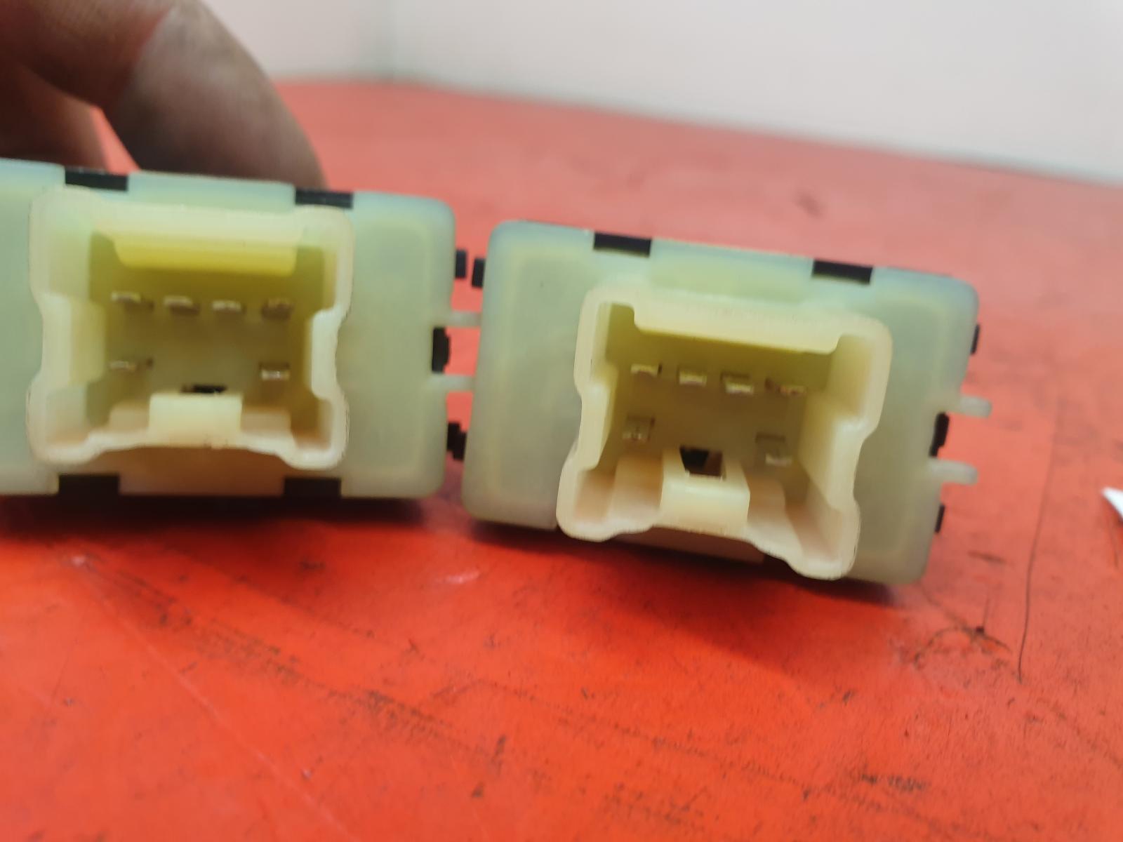 Elect. Window Switch Sandero Dacia 2013