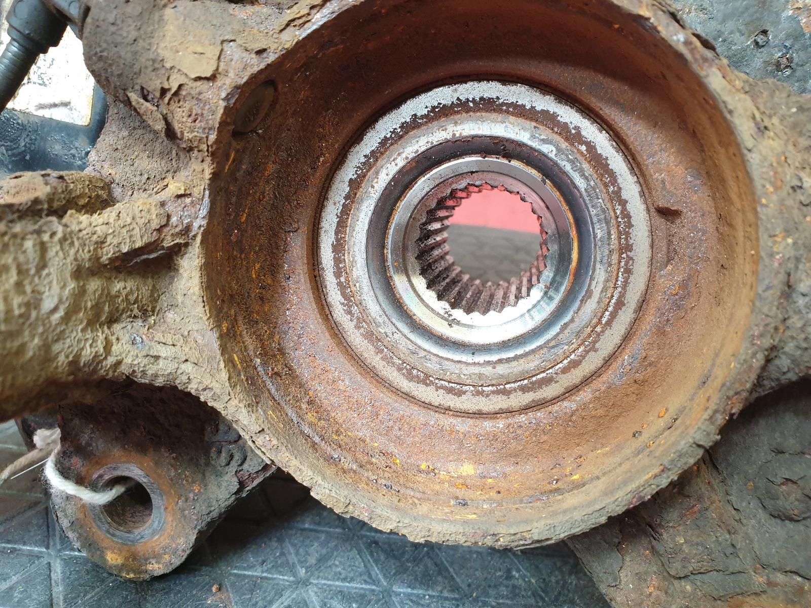 RF Hub/Stub Axle Assembly Viva Vauxhall 2015