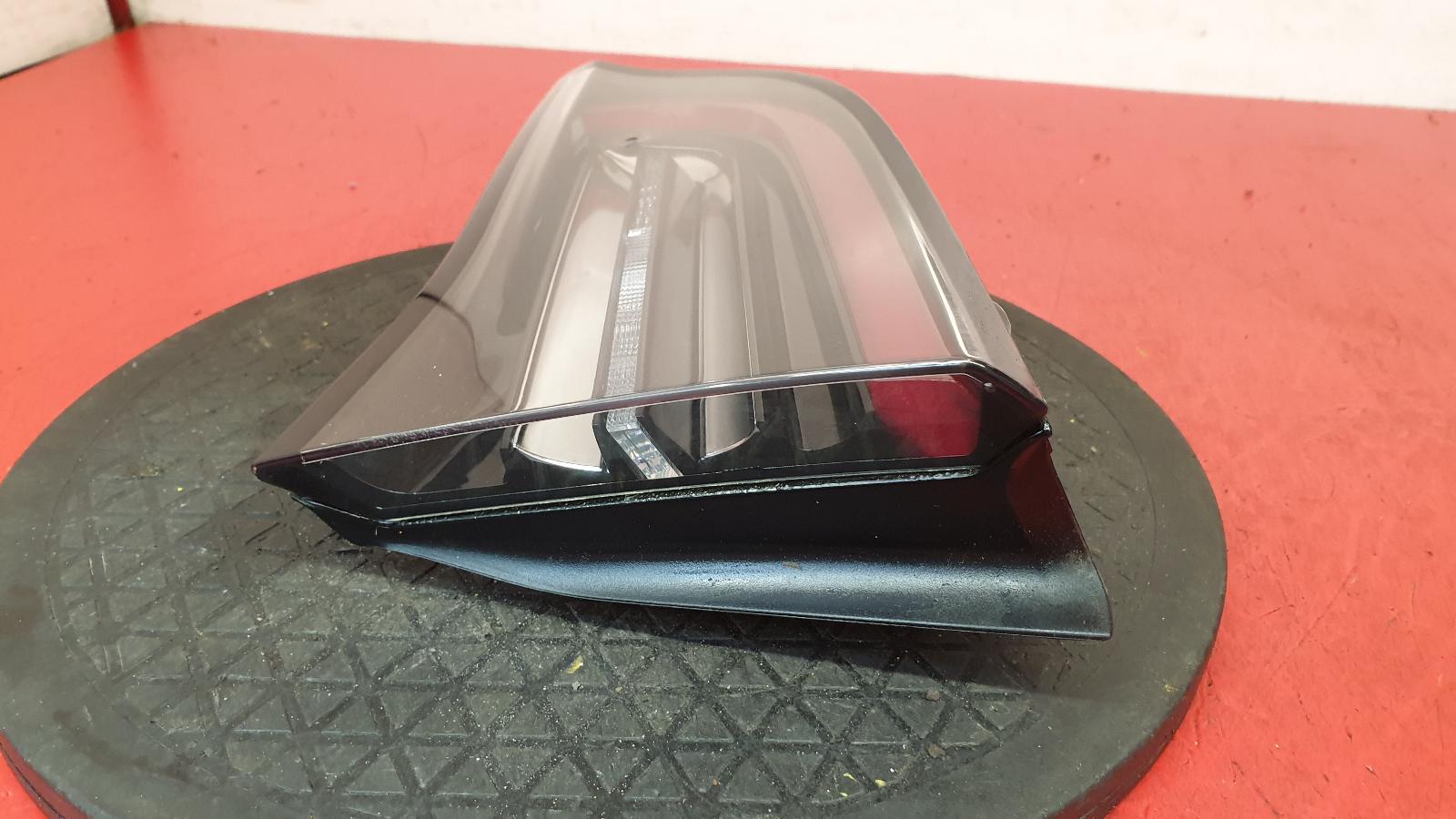 R Taillight Model 3 Tesla 2020