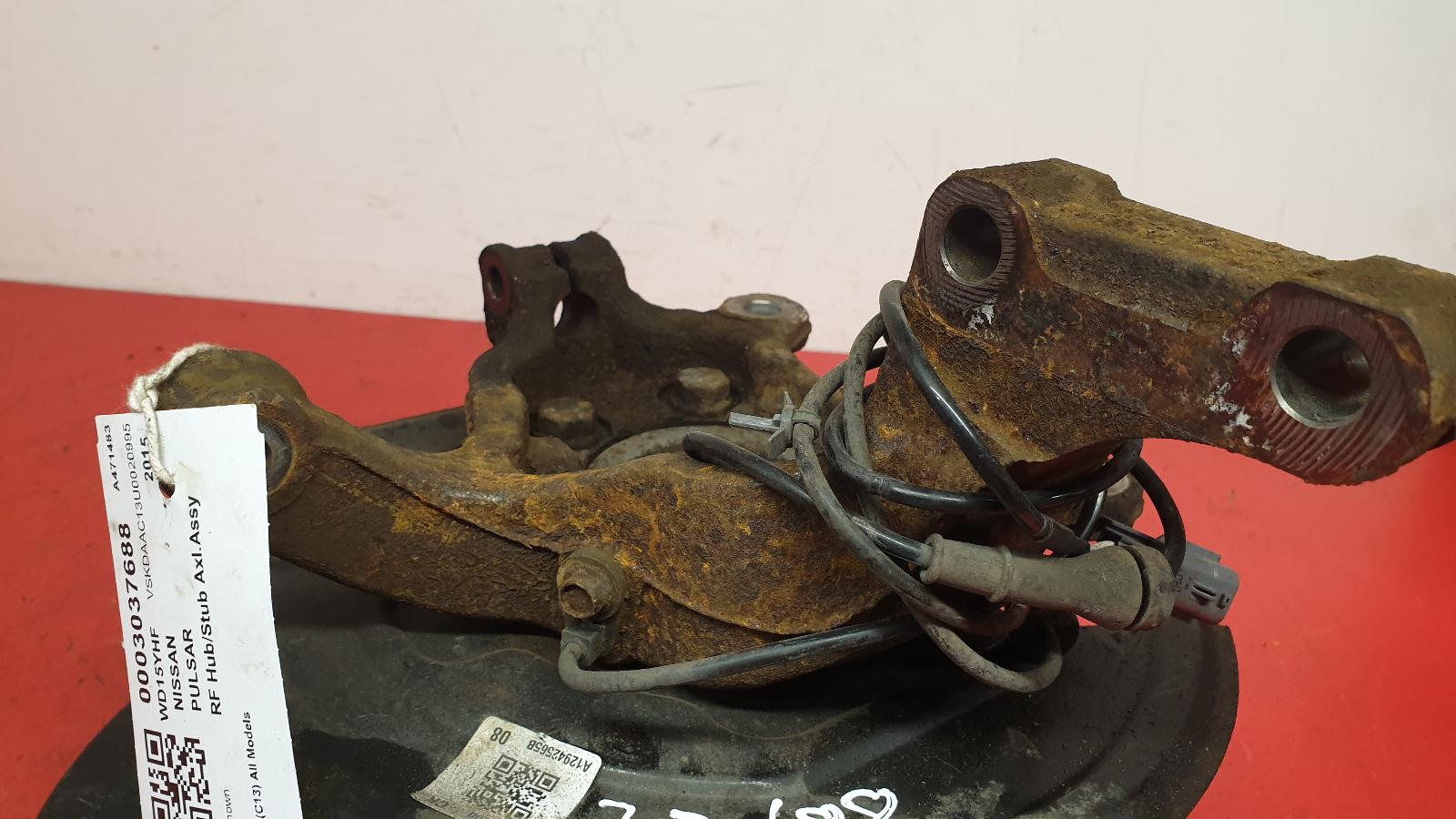 RF Hub/Stub Axle Assembly Pulsar Nissan 2015