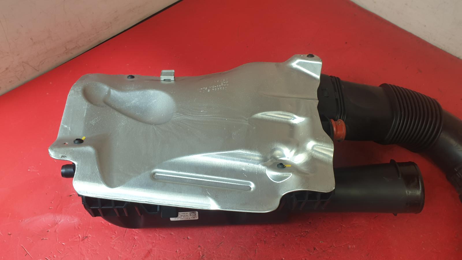 Air Cleaner/Box C Class Mercedes 2017