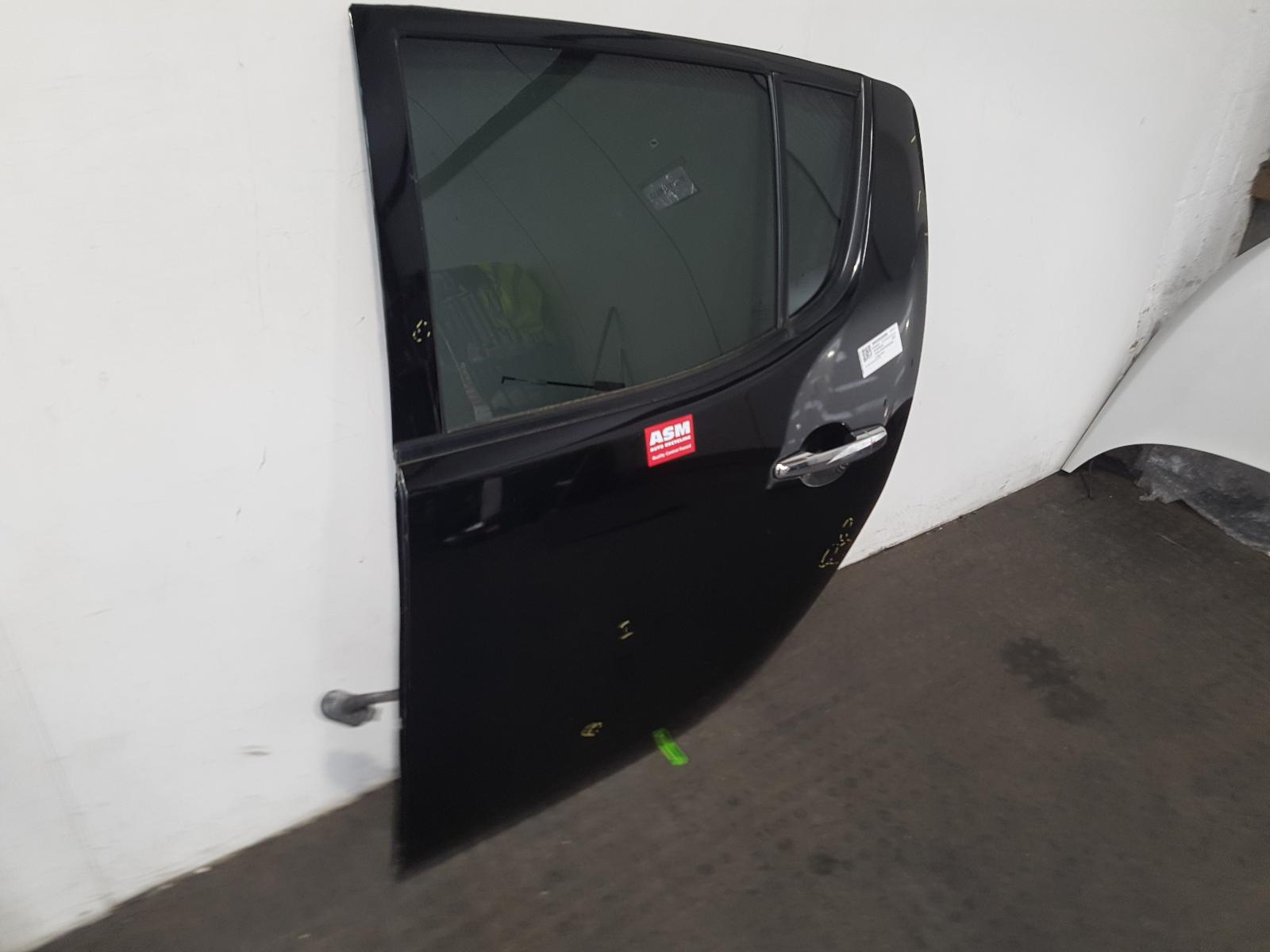 L Rear Door L200 Mitsubishi 2015
