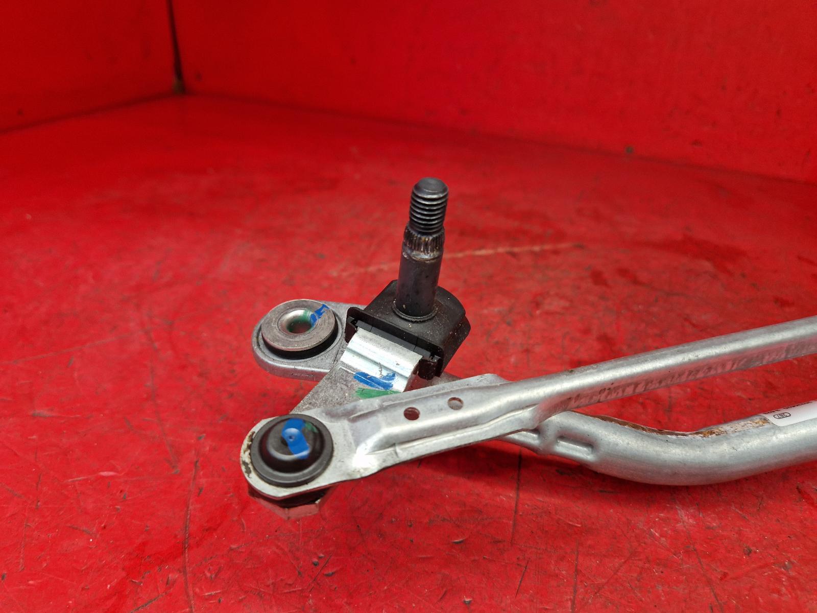 2023 Volvo Xc40 Wiper Motor Front