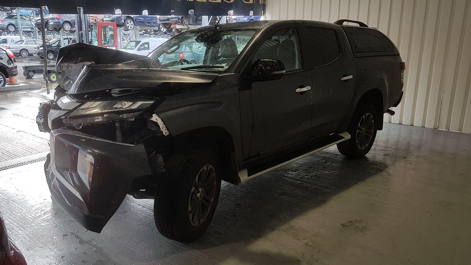 Mitsubishi L200 2019 4 Door Pickup Breaking