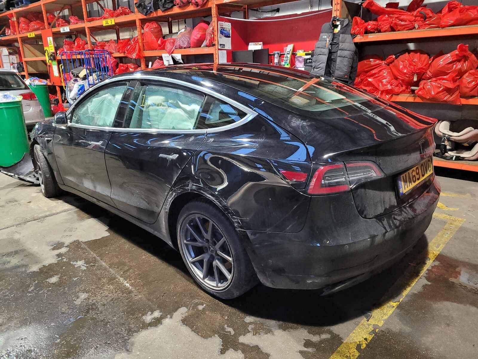 Tesla Model 3 2019 4 Door Saloon Breaking