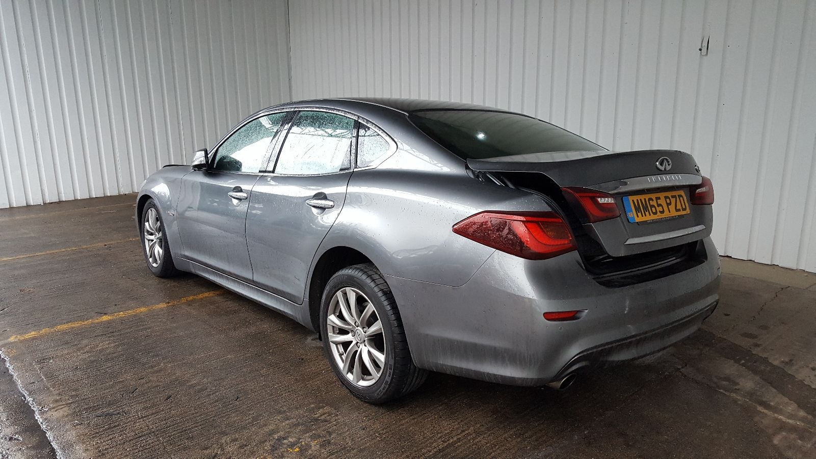 Infiniti Q70 2016 4 Door Saloon Breaking