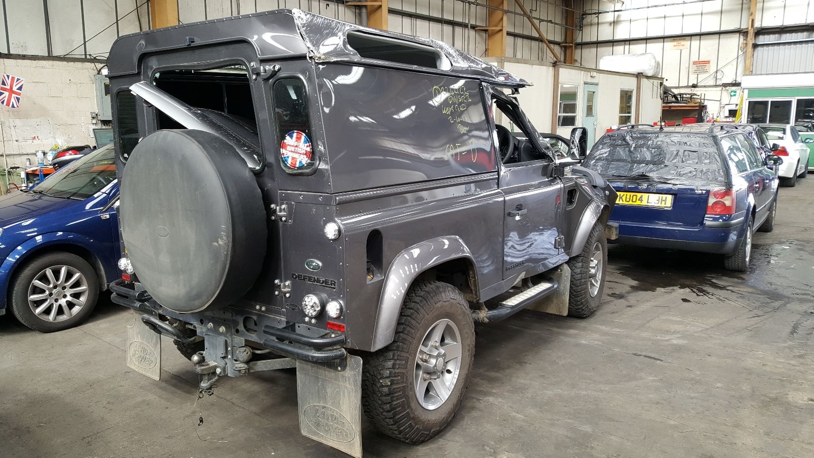 Land Rover Defender 2014 2 Door Van Breaking